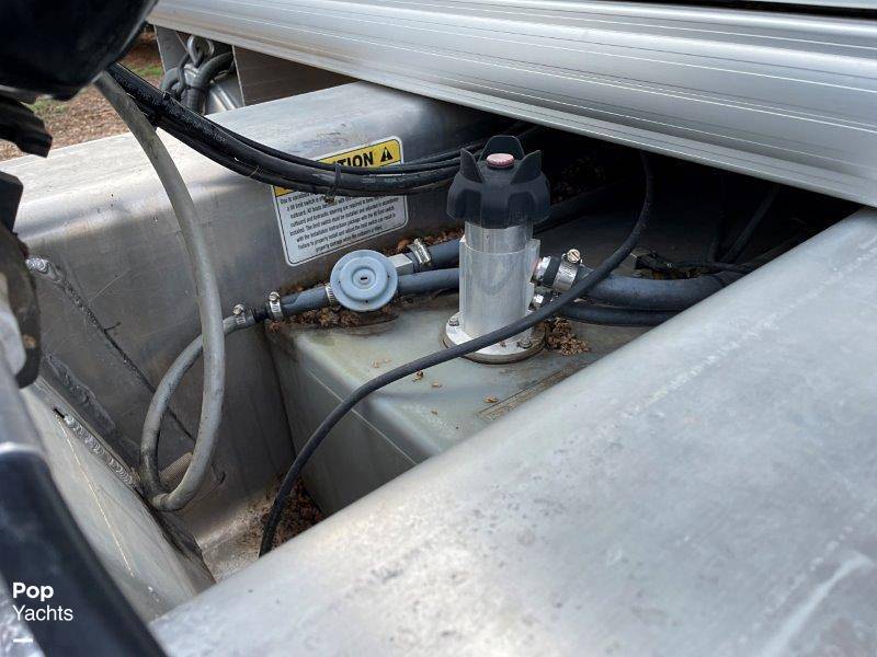 2013 Sun Tracker 24 Fishin\' Barge DLX Power Boats, Pontoon Boats For ...