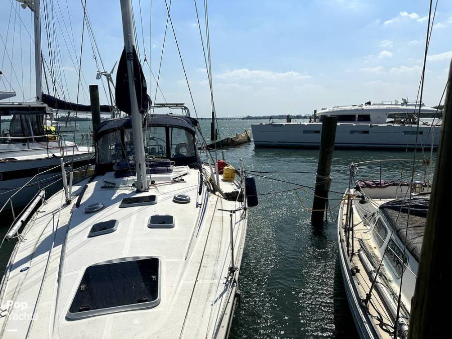 1985 Hunter 40 Legend Sail Boats, Sloop Sail Boats For Sale in Ft ...