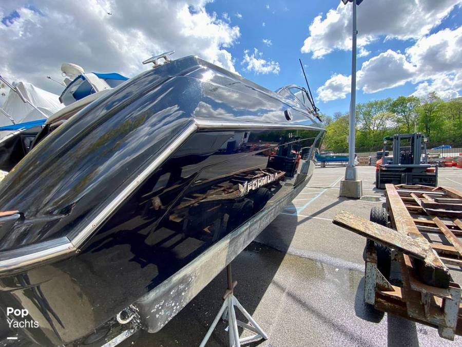 2001 Formula 330 SS Power Boats, Cuddy Cabins For Sale in Queens, New York