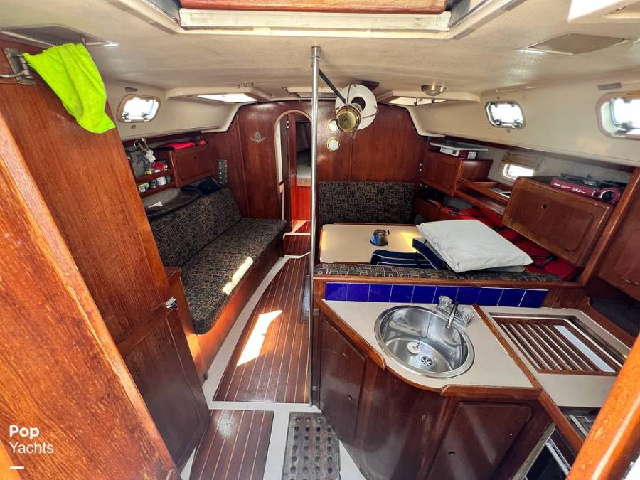 1988 Hunter 33.5 Sail Boats, Sloop Sail Boats For Sale in Madeira Beach ...