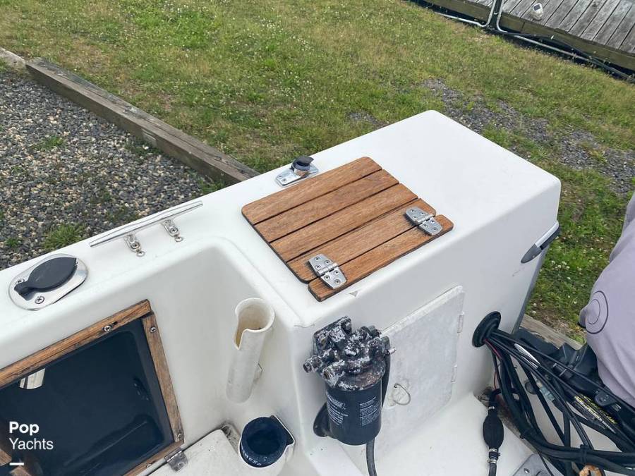 1988 Invader V244 Fisherman Power Boats, Walkaround Boats For Sale in ...