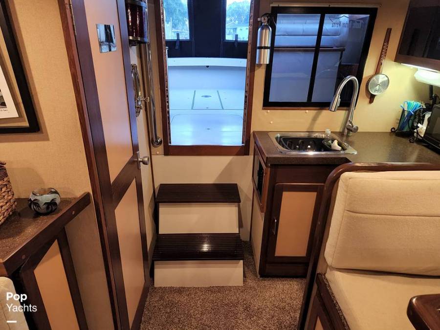 1984 Silverton 31 Gulfstream Power Boats, Express Cruisers For Sale in ...