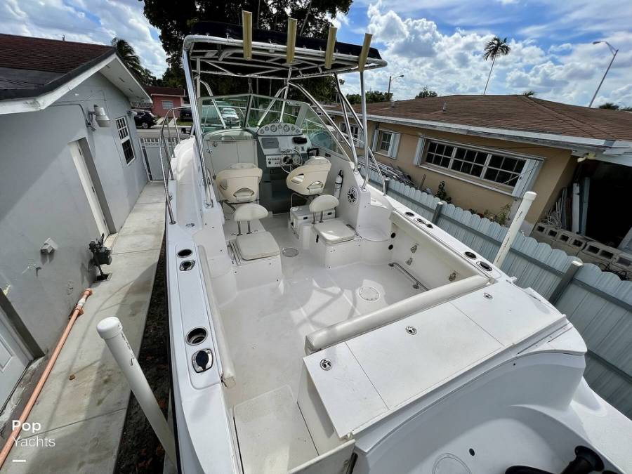 2004 Trophy 2502 WA Power Boats, Walkaround Boats For Sale in Hialeah ...