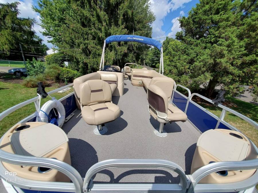 2017 Sun Tracker Fishin\' Barge 24 XP3 Power Boats, Tritoon Boats For ...