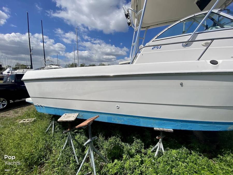 1997 Pro-Line 251 WA Power Boats, Walkaround Boats For Sale in Brooklyn ...