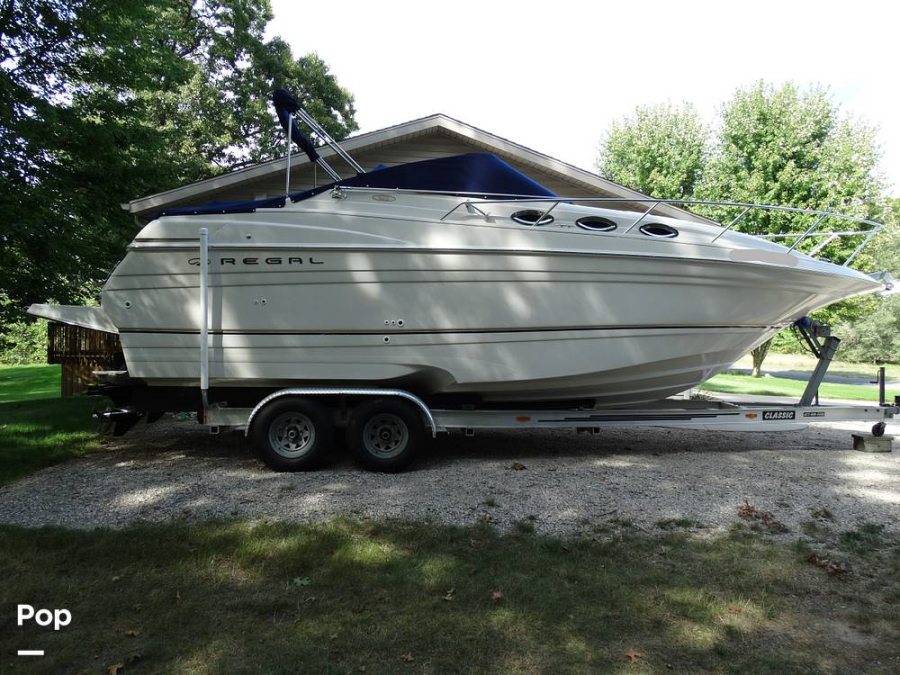 2000 Regal Commodore 2660 Power Boats, Express Cruisers For Sale in ...
