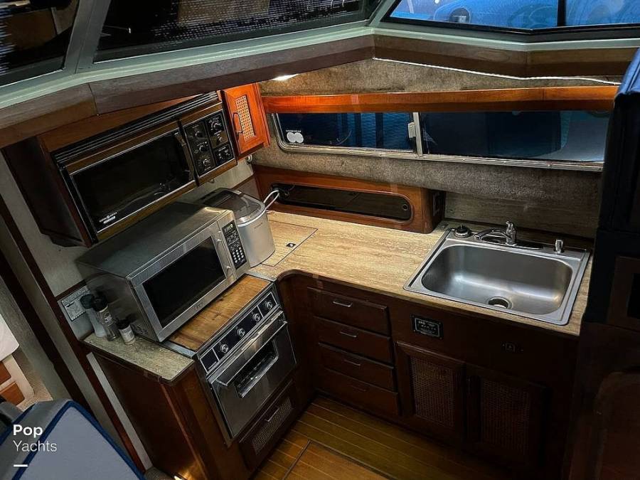 1985 Bayliner 3870 Explorer Power Boats, Motoryachts For Sale in Peoria ...