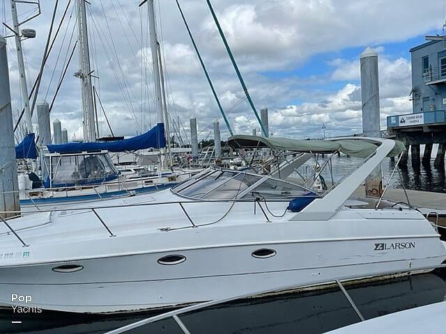 1995 Larson 310 Cabrio Power Boats, Express Cruisers For Sale in North ...