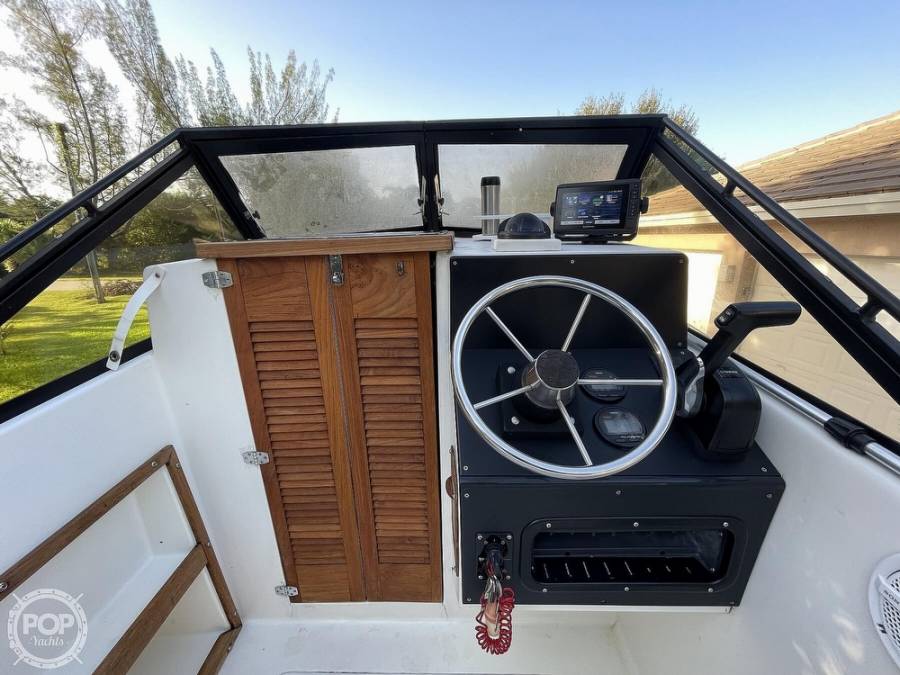 1988 Mako 230 Power Boats, Walkaround Boats For Sale in Plantation, Florida