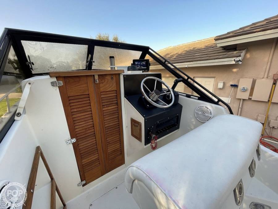 1988 Mako 230 Power Boats, Walkaround Boats For Sale in Plantation, Florida