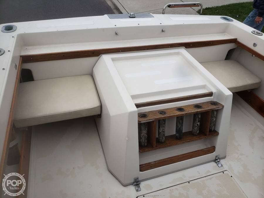 1983 Pursuit Tiara 2500 Power Boats, Walkaround Boats For Sale in ...