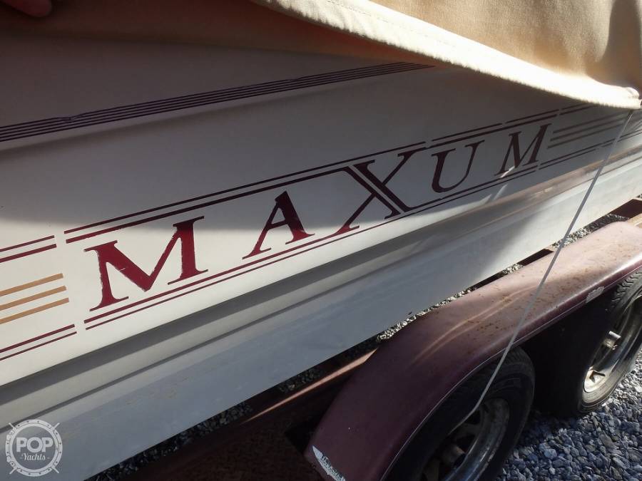 1990 Maxum 2400 SCR Power Boats, Express Cruisers For Sale in Bay ...