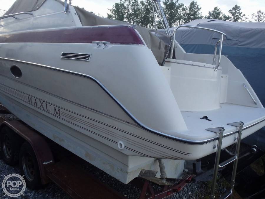 1990 Maxum 2400 SCR Power Boats, Express Cruisers For Sale in Bay ...