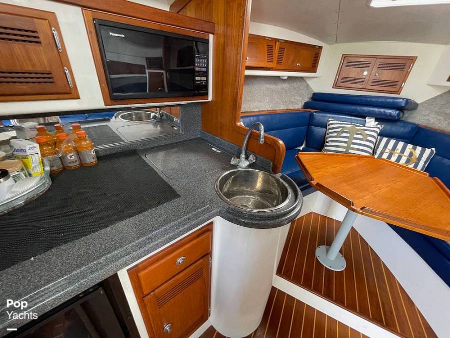 1996 Cabo Yachts 31 Express Power Boats, Sportfish/Convertible For Sale ...