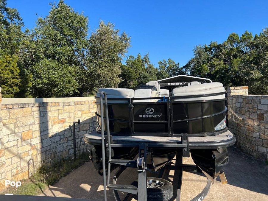 2018 Regency 254 LE3 Power Boats, Tritoon Boats For Sale in Leander, Texas
