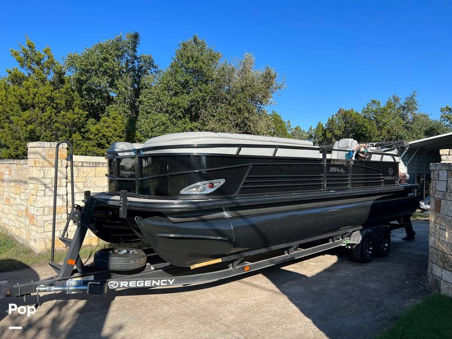 2018 Regency 254 LE3 Power Boats, Tritoon Boats For Sale in Leander, Texas